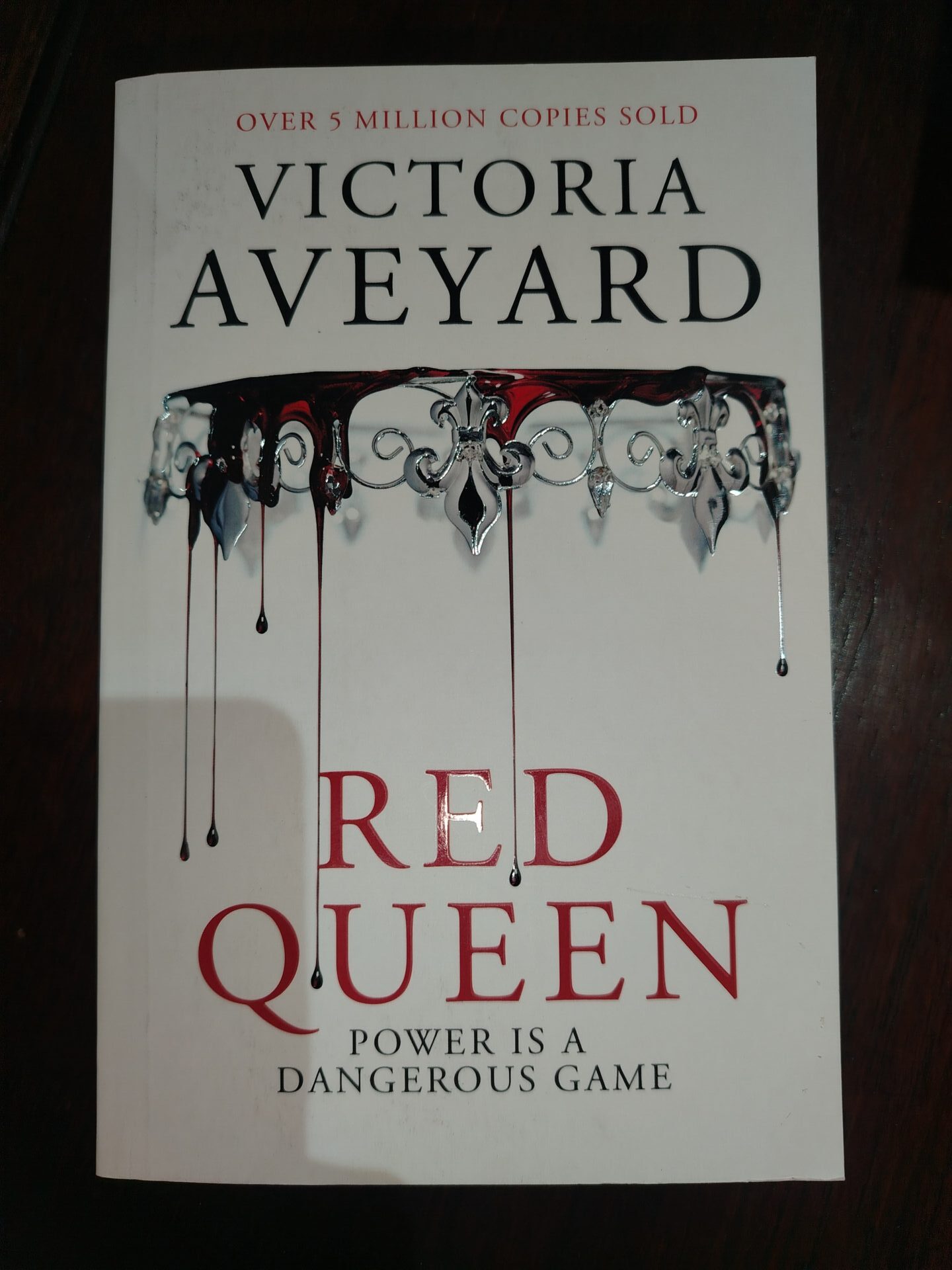 Red Queen - Victoria Aveyard